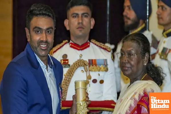 President Murmu Confers Padma Awards 2025; Cricketer R. Ashwin Honoured ...